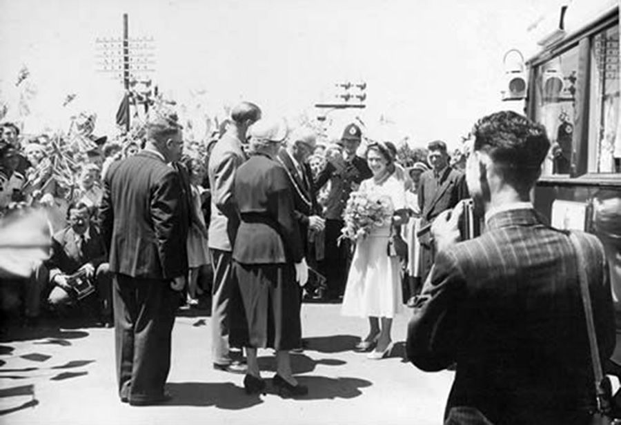 Queen Elizabeth II’s first tour of New Zealand was filled with classic ...